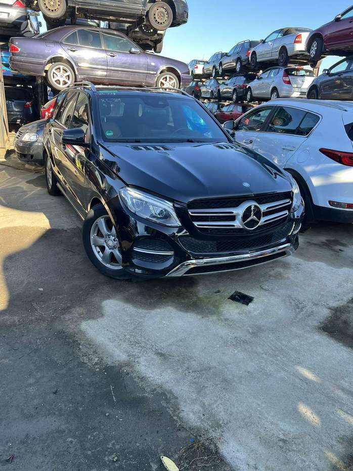 Mercedes-Benz GLE klasė Europa maza rida xenon kameros kablys 2016-10 m ...