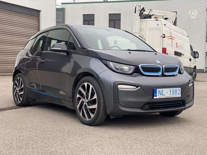 Bmw i3 kaina store