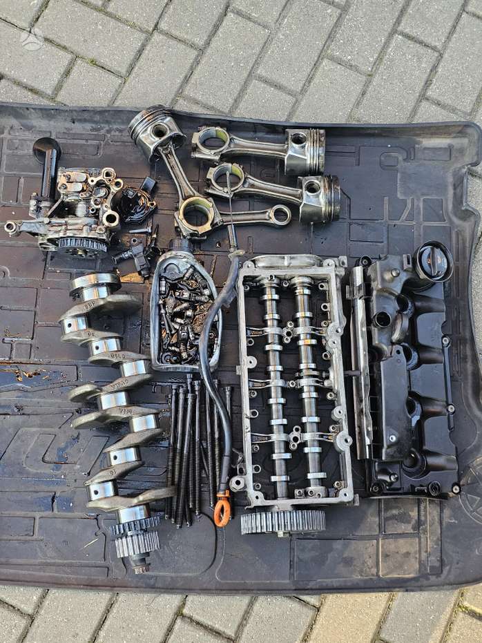 Volkswagen Golf 04l103308c velenelis su rėmu yra tik tai kas matosi ...