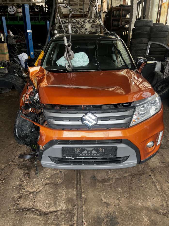 Suzuki Vitara dalimis. Ką tik gauta transporto priemonė automobilio ...