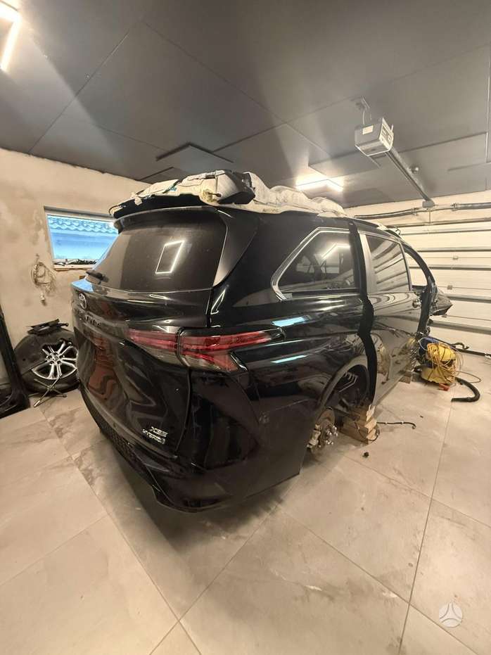 Toyota Sienna Parduodamas toyota siena kebulas bei kitos kebulo dalys ...