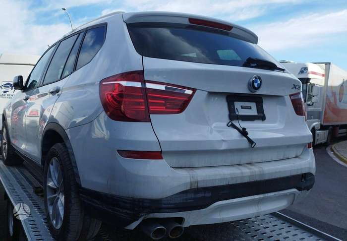 BMW X3 Dalimis bmw x3 2 8i nera priekiniu detaliu pagrindiniu masin ...