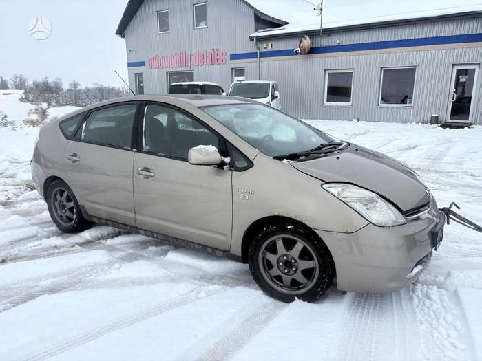 Toyota Prius dalimis. Dalis siunčiame į visus lietuvos miestus ardome ...