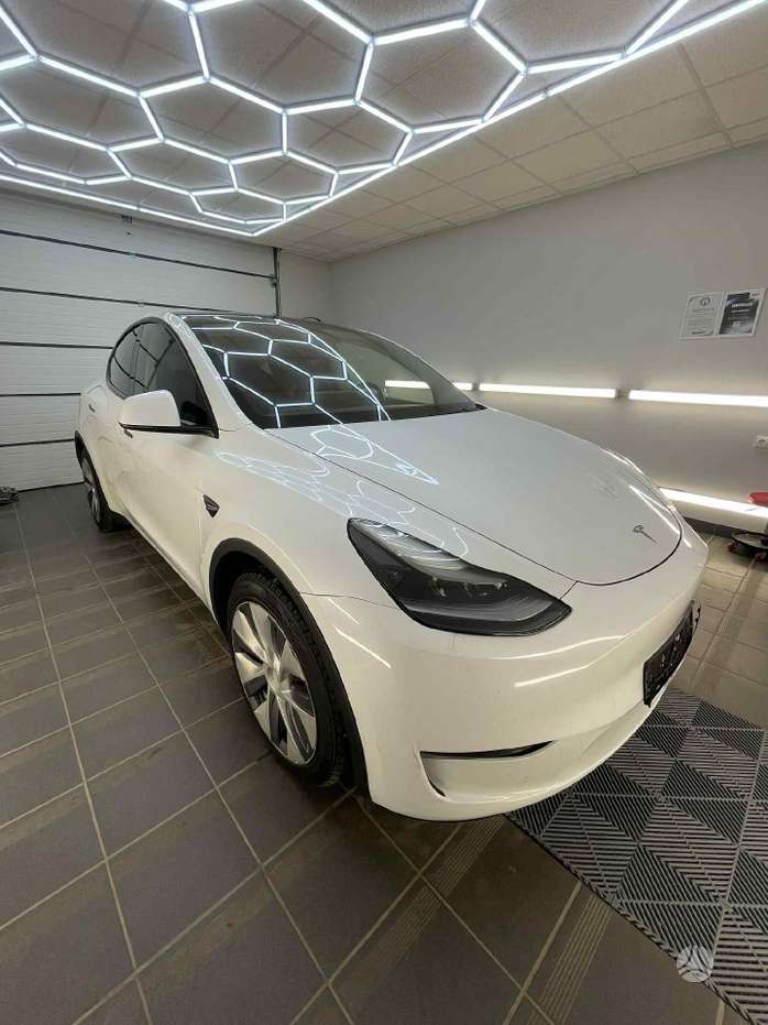 Tesla Model Y, 81 kWh, visureigis / krosoveris 2023-06 m., | A29829358