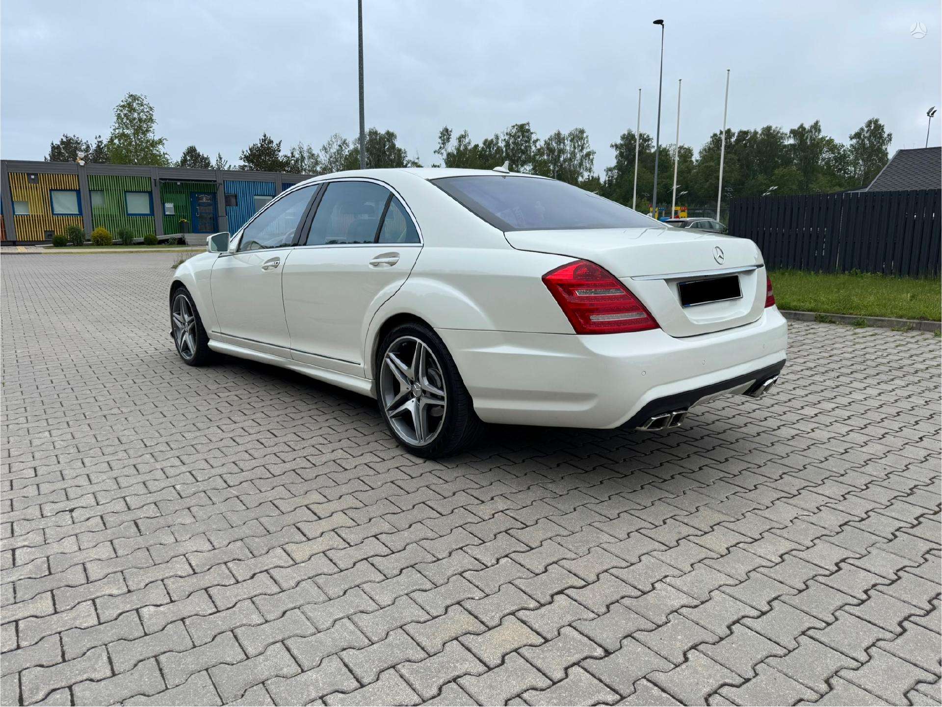 Mercedes-Benz S550, 5.5 l., sedanas 2010 m., | A28446702