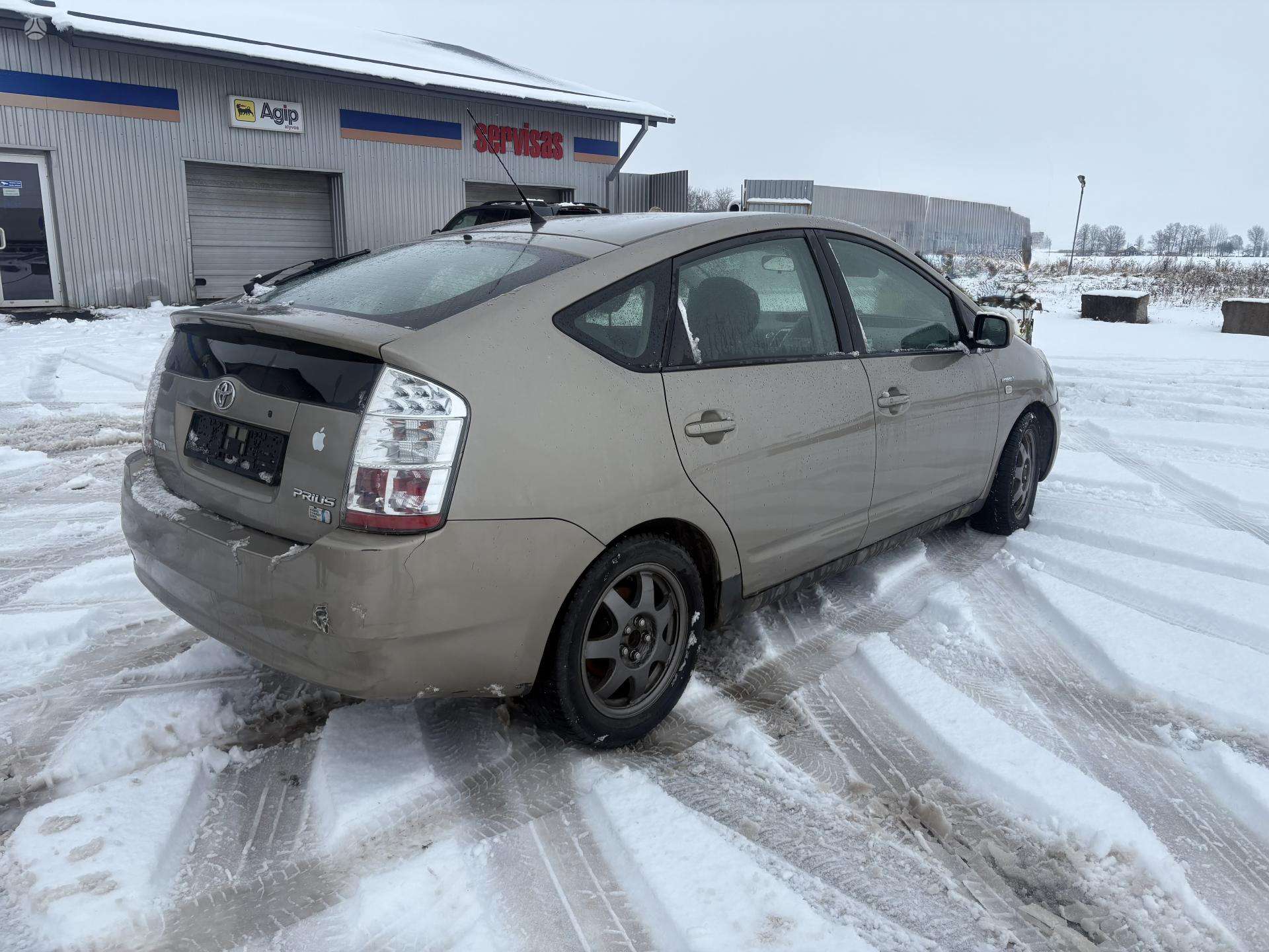 Toyota Prius dalimis. Dalis siunčiame į visus lietuvos miestus ardome ...