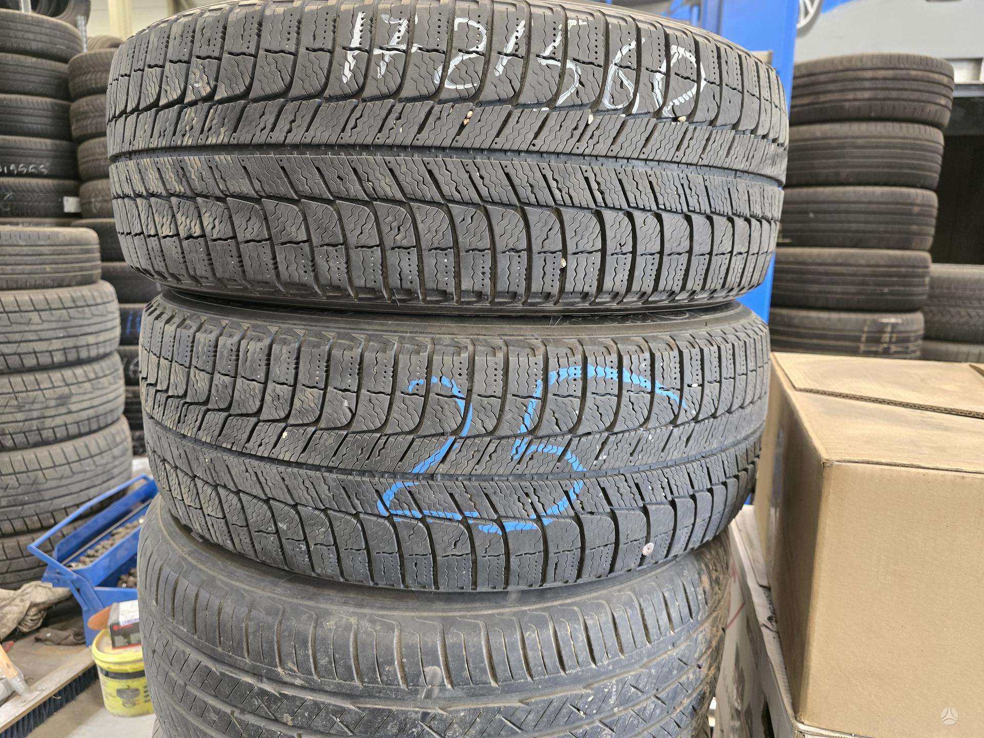 Michelin, universalios 215/60 R17 | A31017938