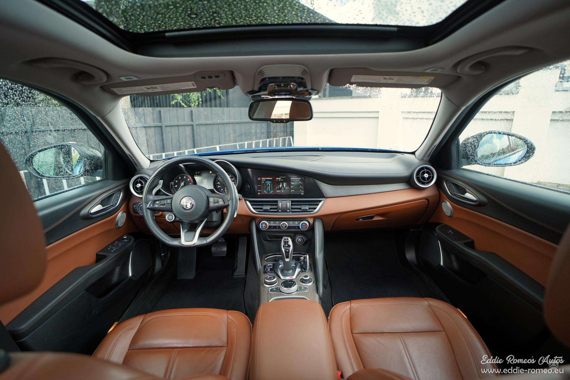 Alfa Romeo Giulia, 2.0 l., Седан 2020-07 m., | A31181890