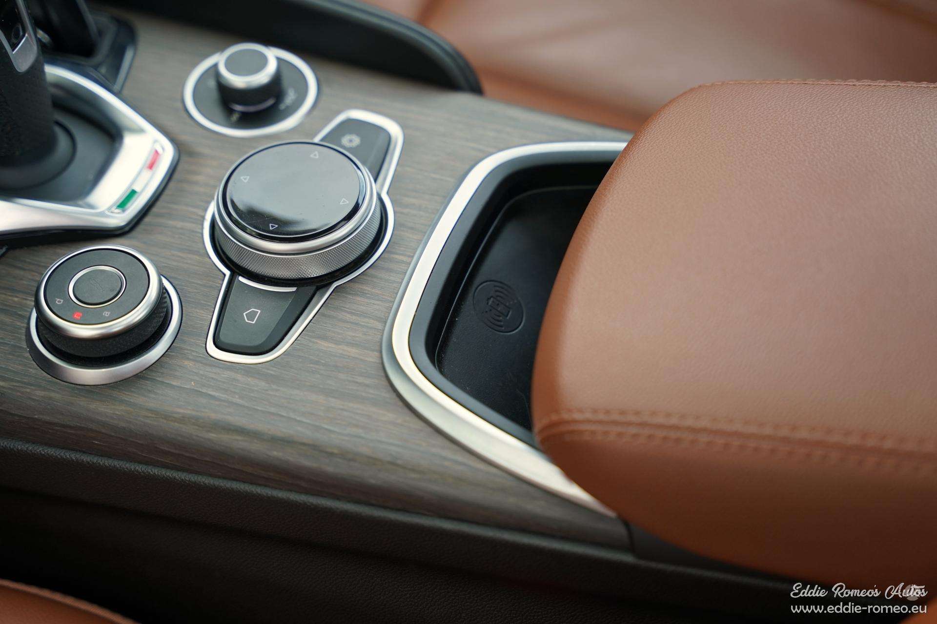 Alfa Romeo Giulia, 2.0 l., Седан 2020-07 m., | A31181890