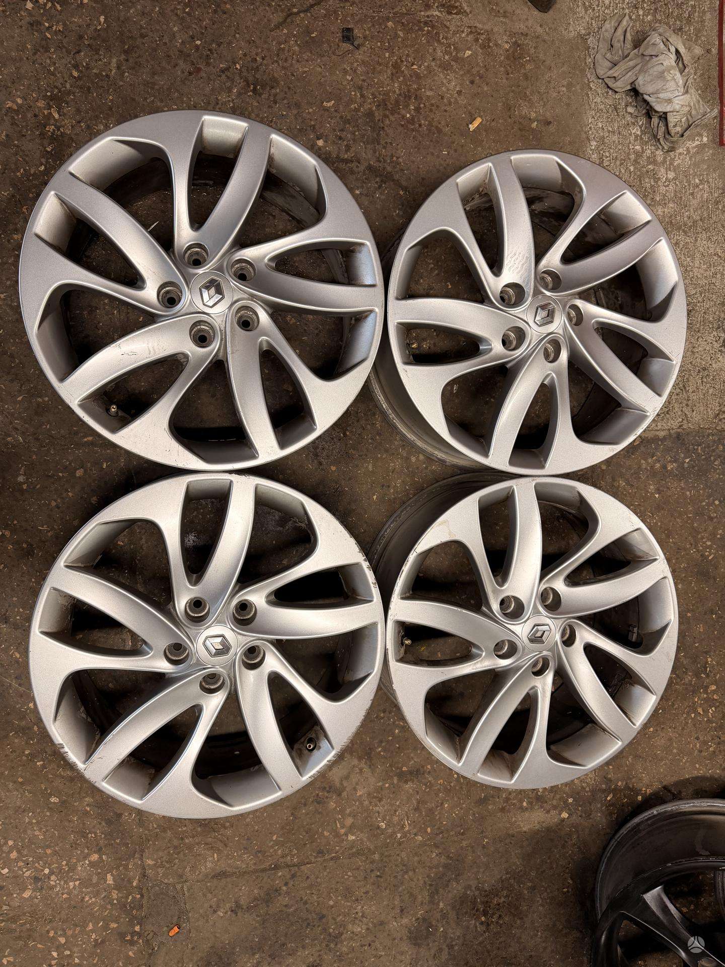 Renault, lengvojo lydinio, R18 | A31183040