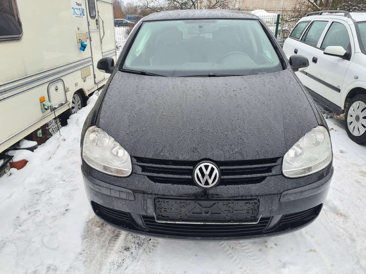 Volkswagen Golf, BXE JPJ L041, dalimis. 1 9tdi 77kw variklio kodas bxe ...