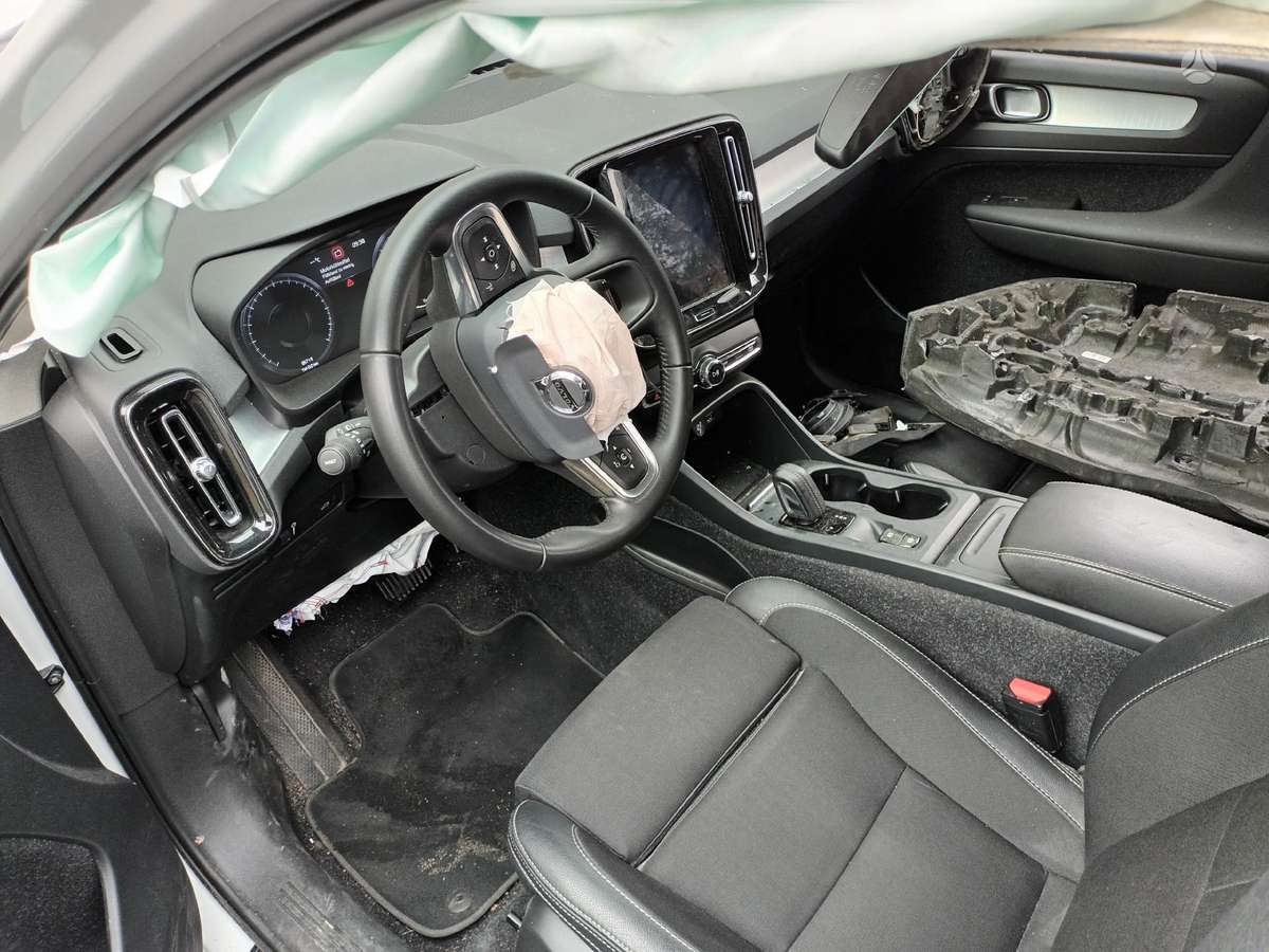 Volvo XC40 Skambinkite 9 17 30 darbo dienomos pietus 12 00 12 30 ...