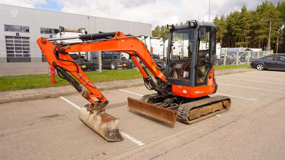Kubota U35-3 iš Prancūzijos, frontaliniai krautuvai 2014 m., | A23482885