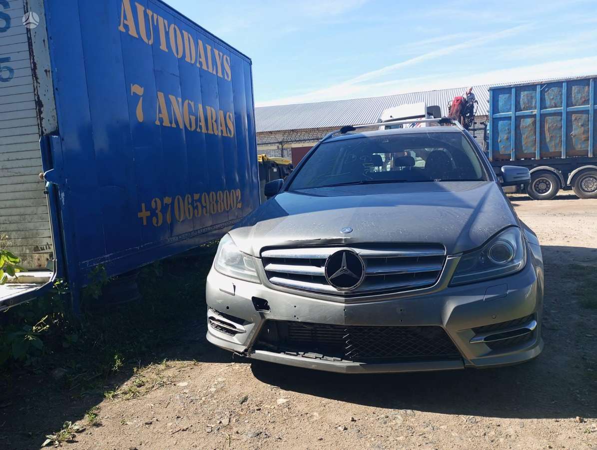 Mercedes-Benz C250 dalimis. Spalvos kodas 792 variklis om651 911 ...