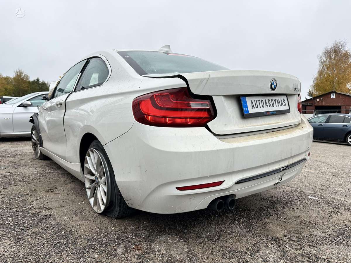 BMW 228 Bmw f22 228i 2016m 180kw dalimis pradėtas ardyti 2023 10 25 va ...