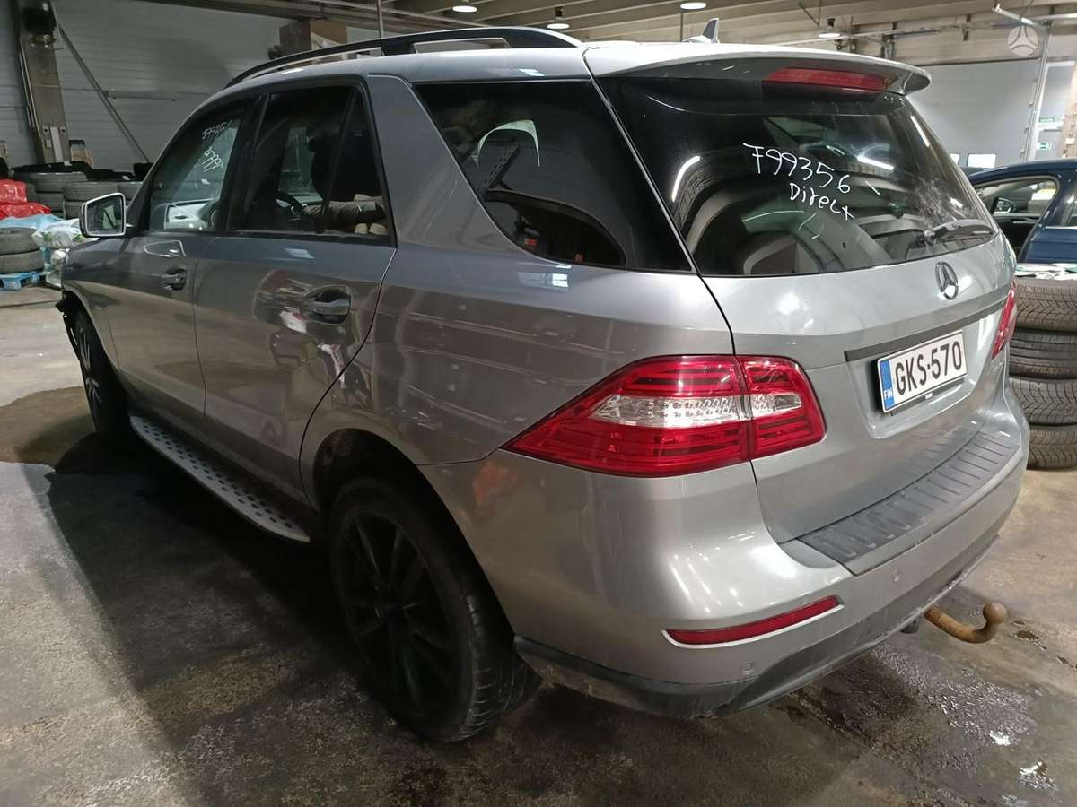 Mercedes-Benz ML350 dalimis. Tik pradetas ardyti 2024 03 19 spalvos ...