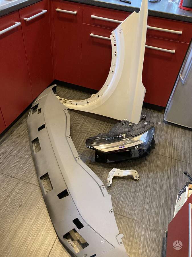 Audi Q4 e-tron, 89A821105 ---89A821135--- 89A807061A, Sparnas 89a821105 ...