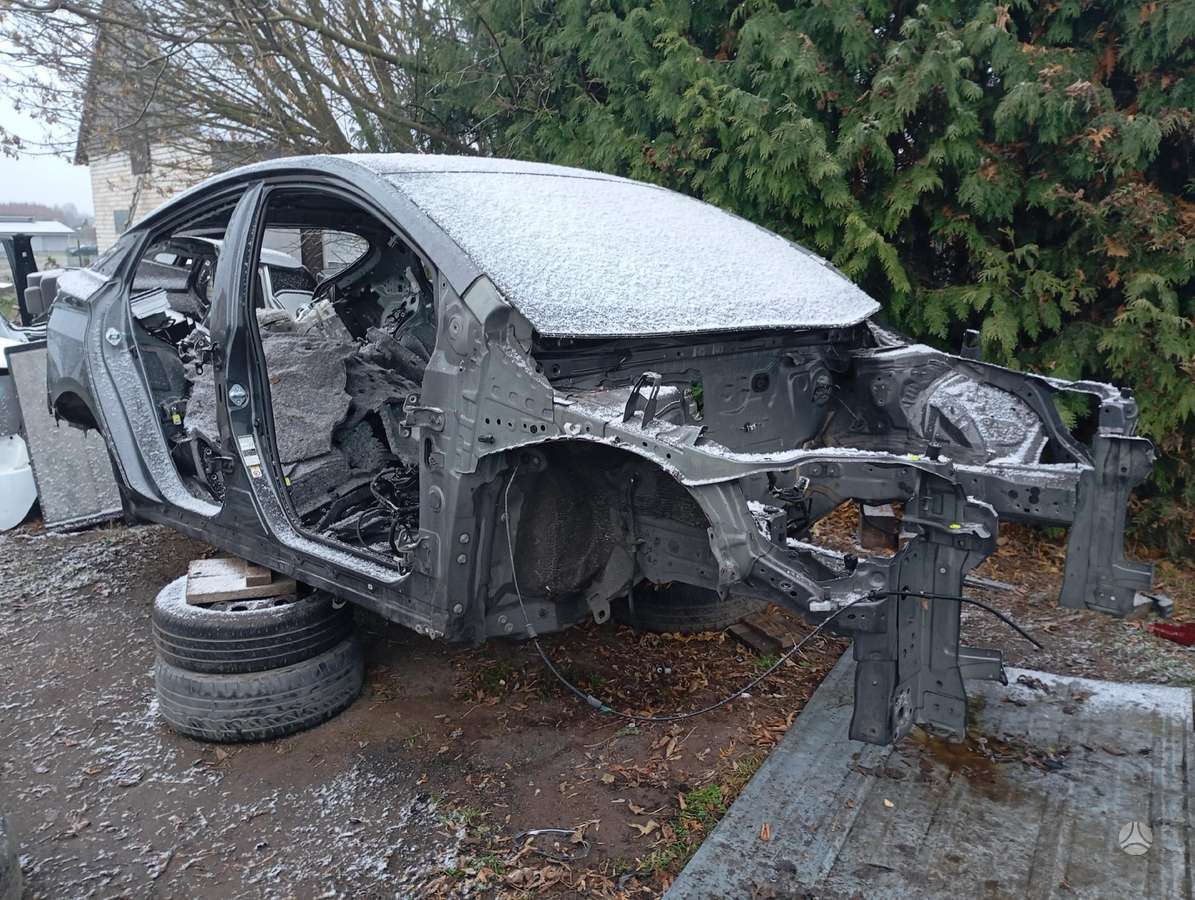 Toyota Prius Toyota prius 2021m kėbulas dalimis daugiau informacijos ...