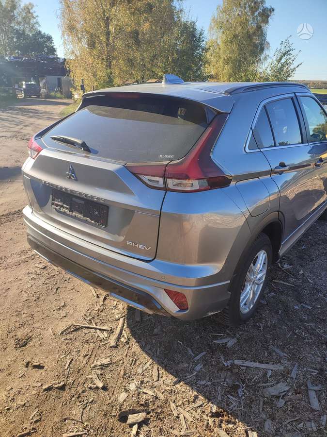 Mitsubishi Eclipse Cross Skambinkite 9 17 30 darbo dienomos pietus 12 ...