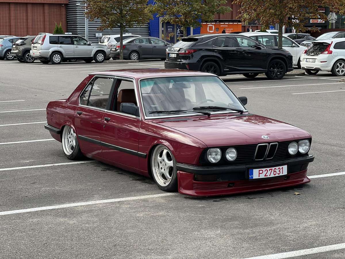 BMW 525, 2.7 l., sedanas 1982-01 m., | A29105969