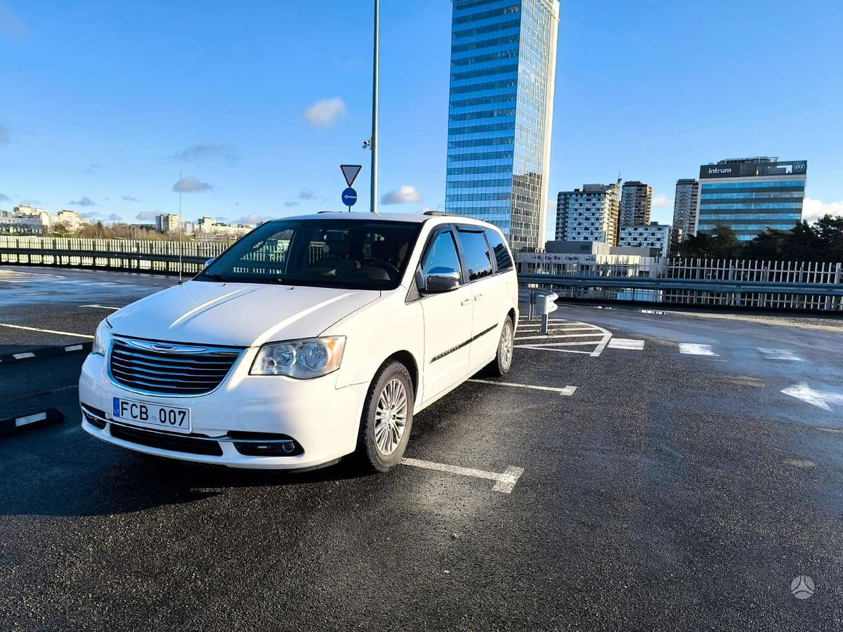 Chrysler Town & Country, 3.6 l., minivens 2013-01 m., | A29522012