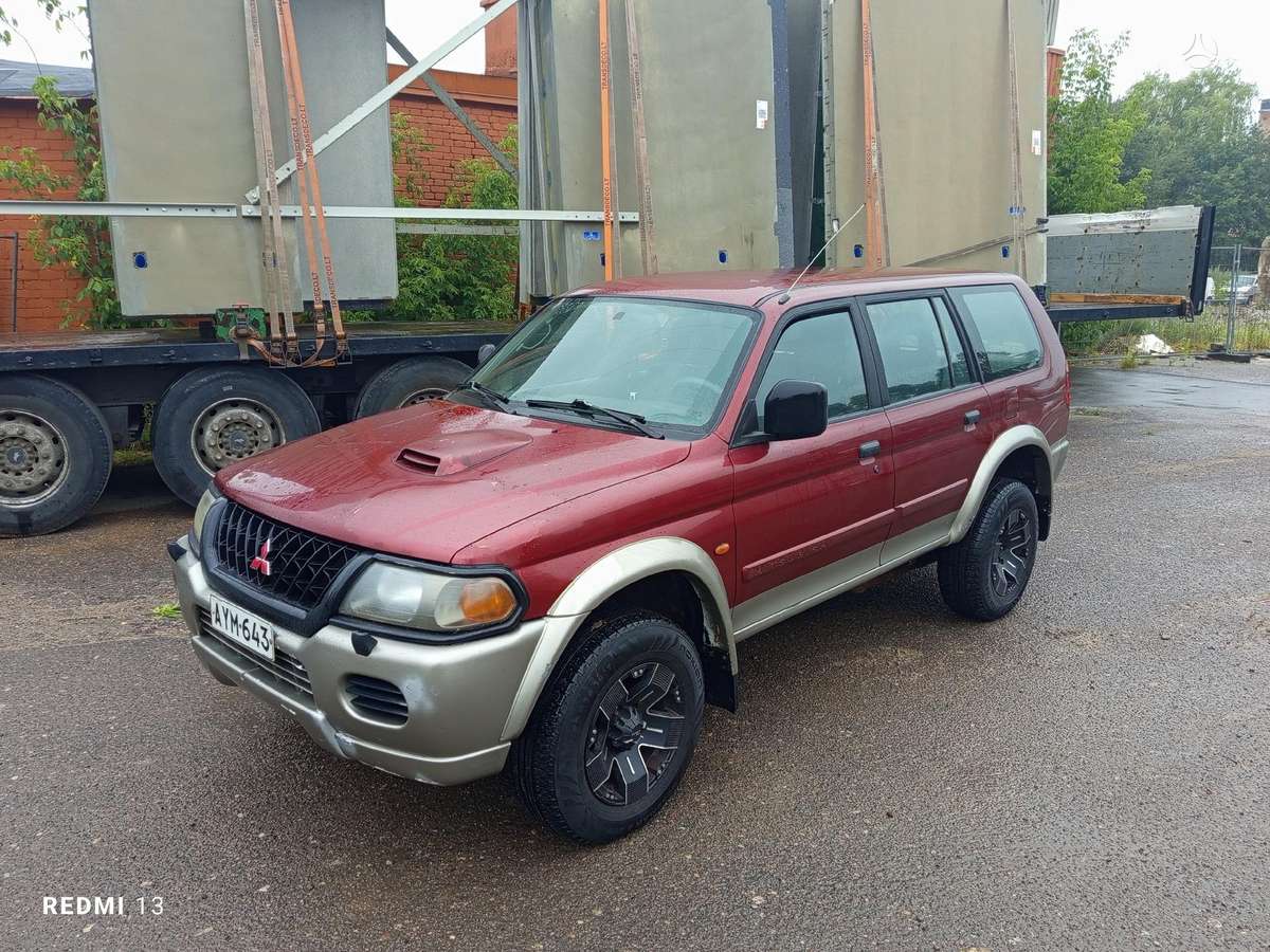 Mitsubishi Pajero Sport, 2.5 l., off-road / crossover 2002-10 m ...