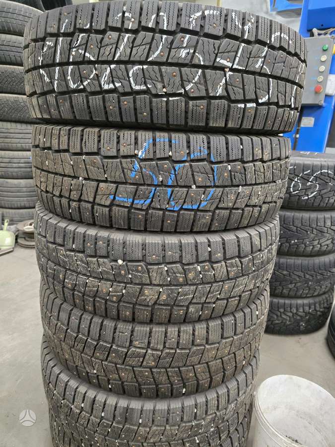 Continental, žieminės 225/75 R16 | A29793913