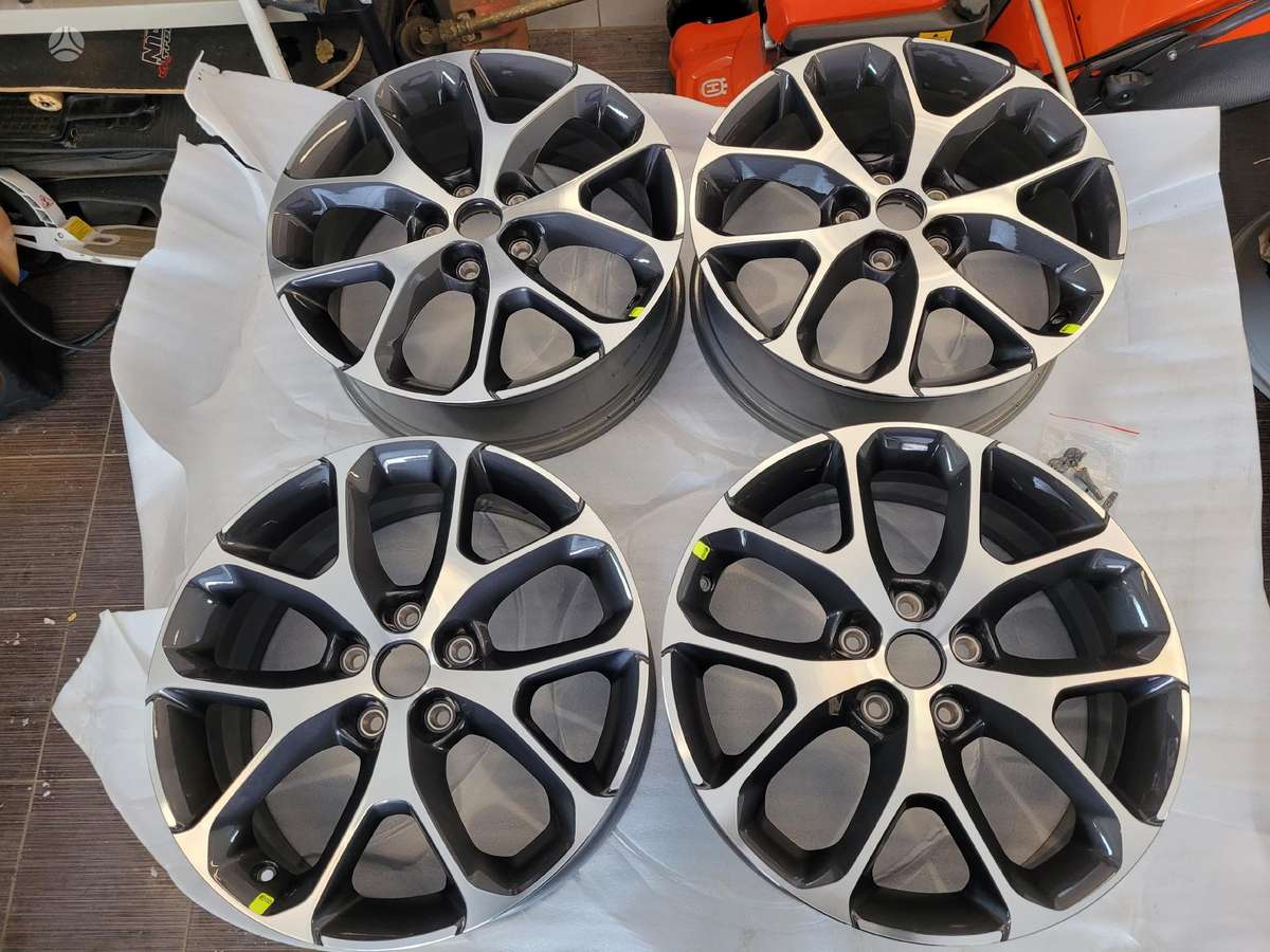 Chrysler Pacifica, light alloy, R20 | A29817093