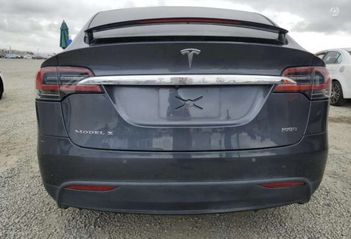 Tesla Model X for parts. R20 kameros alcantara liftas pritraukejai ...