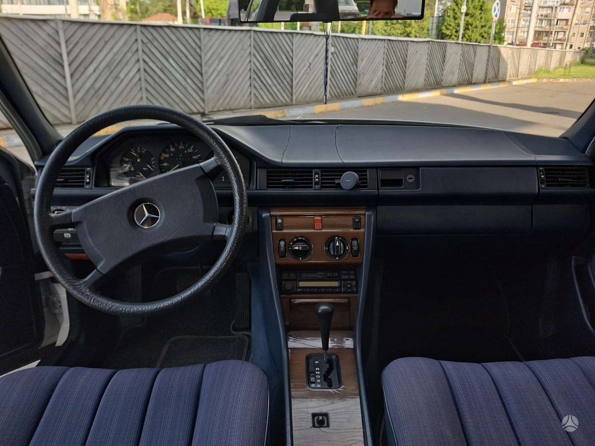Mercedes-Benz 200, 2.0 l., sedans 1986-05 m., | A31020612