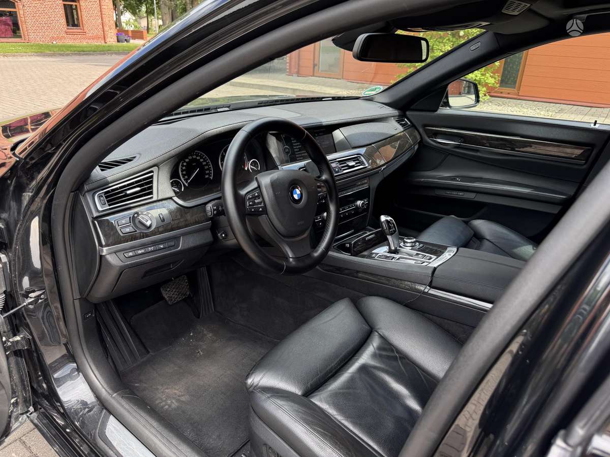 BMW 730, 3.0 l., sedanas 2013-05 m., | A31026102