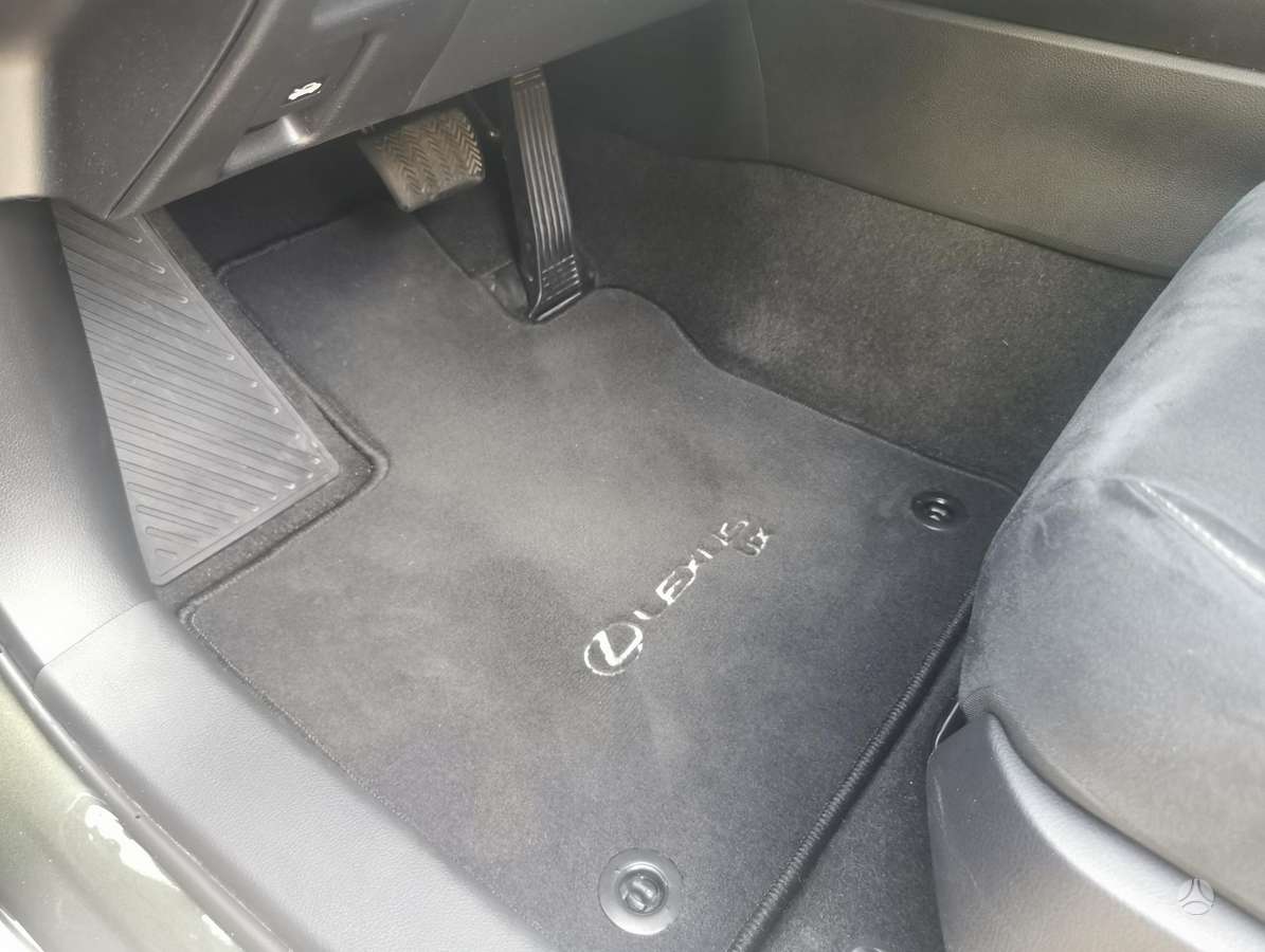 Lexus UX 250h, 2.0 l., off-road / crossover 2022 m., | A31159574