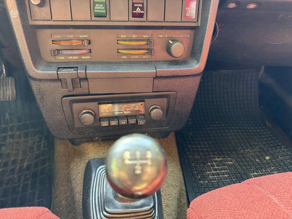 Volvo 244, 2.1 l., Седан 1975-01 m., | A31181820