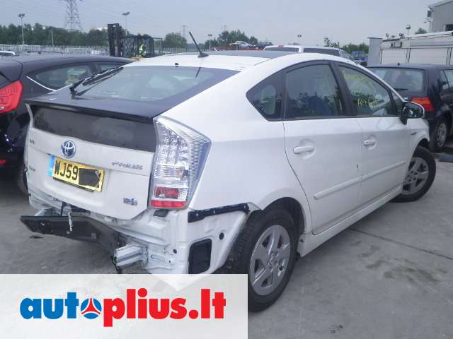 Toyota Prius dalimis. Is anglijos kapoto vairo variklio salono hibrido ...