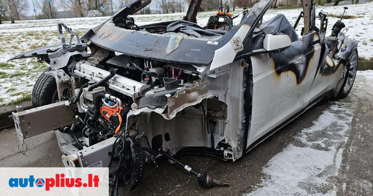 Tesla Model X for parts. Baterija 100 kwh darbo laikas 8 00 20 00 be ...