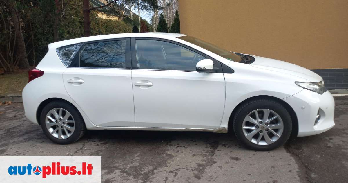Toyota Auris Eu modelis balta spalva 040 nevertas 2014-01 m., | A27501533