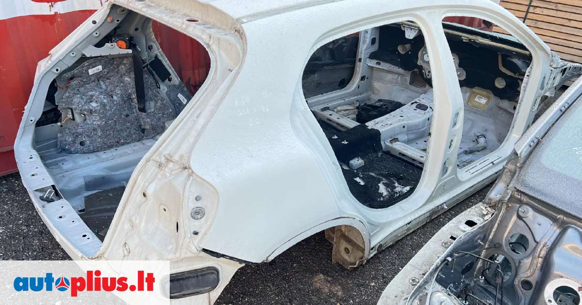 Mercedes-Benz GLA klasė Gla 2017metu kėbulas galime išpjauti jums ...