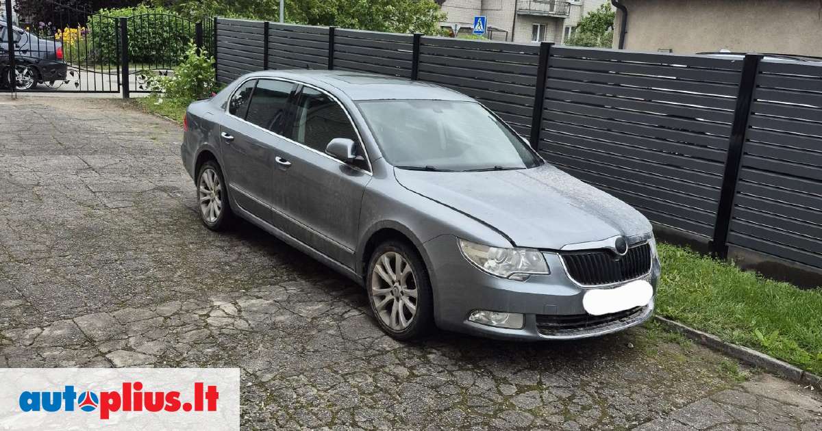 Skoda Superb rezerves daļās. Variklio defektas kebulas geros būklės dar ...