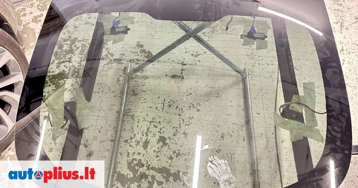 Tesla Model Y windows 2023-07 m., | A28947195