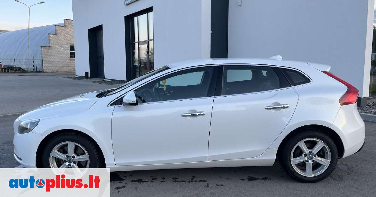 Volvo v40 2023, Naudoti automobiliai | Autoplius.lt