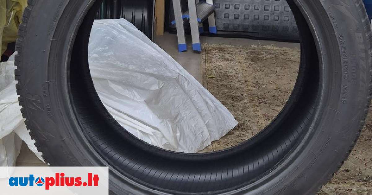 Bridgestone Blizzak, all-season 255/45 R19 | A29559567